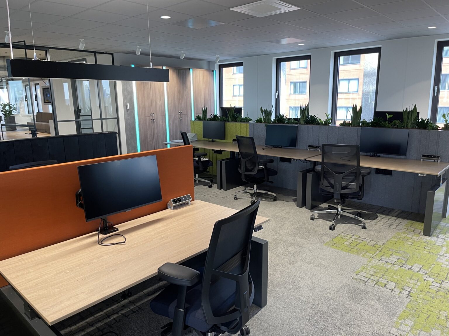 Moderne werkplek inrichten of totale inrichting kantoor?