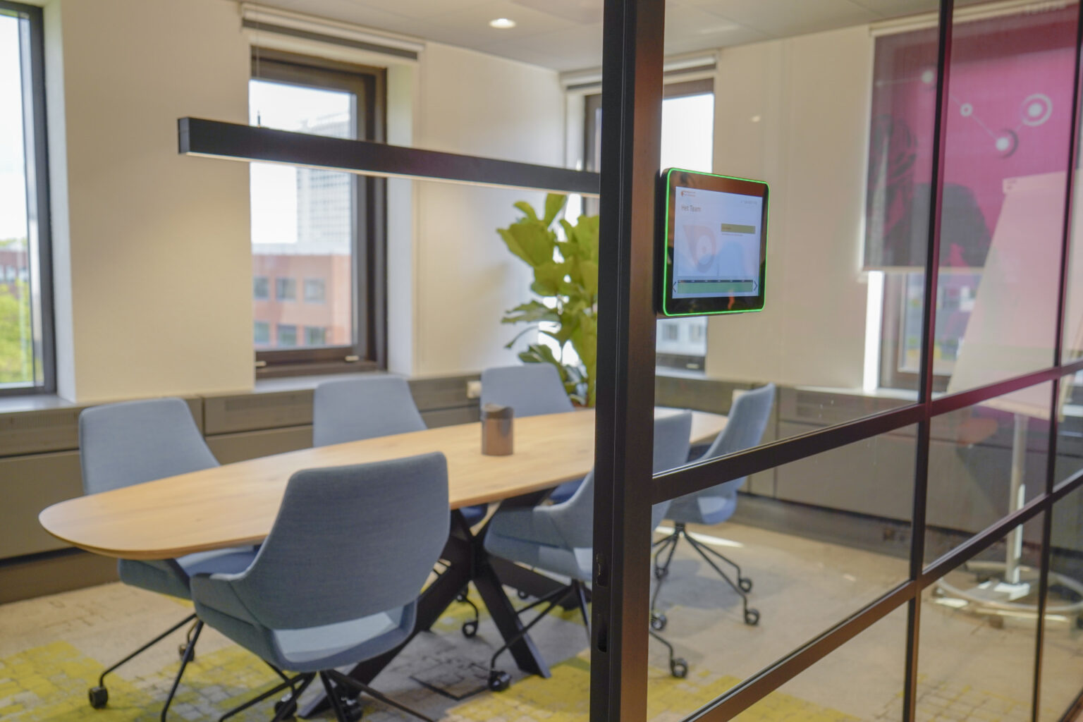 Vergader, display en audio oplossingen bij Kenniscentrum Sport ...